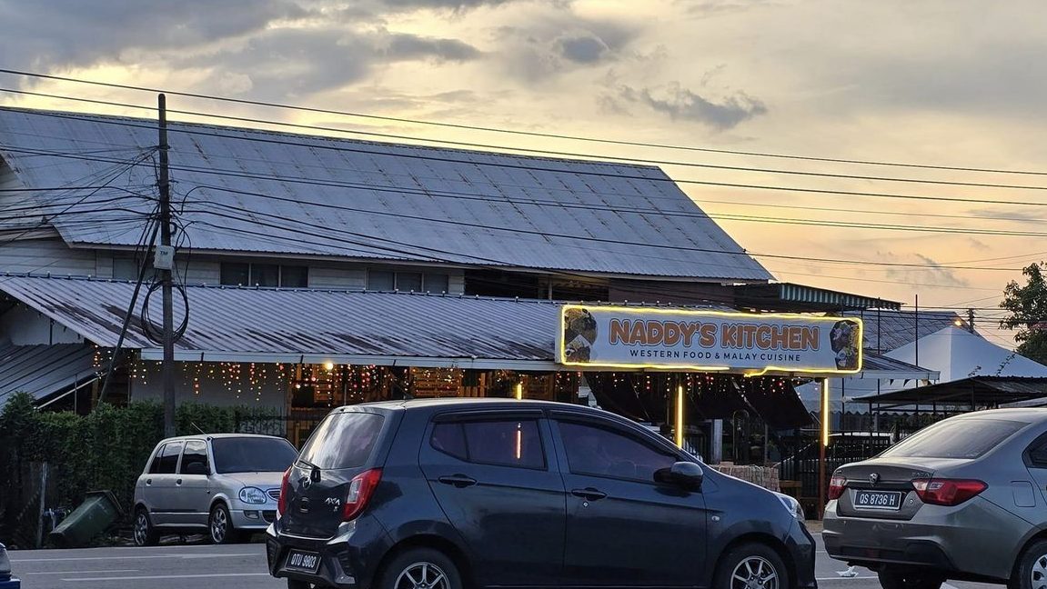 Naddy's Kitchen Simpang Tiga: Ayam Penyet Terbaik Malaysia